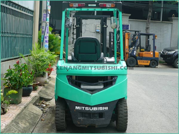 Xe nâng dầu MITSUBISHI FDE20T